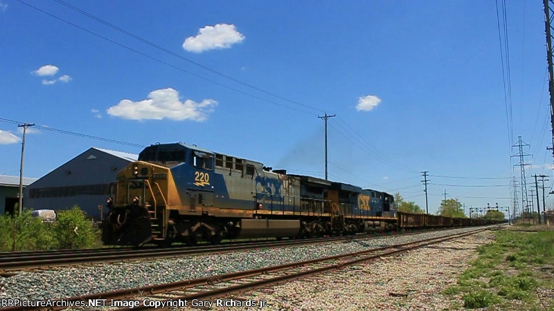 CSX 220 & 936